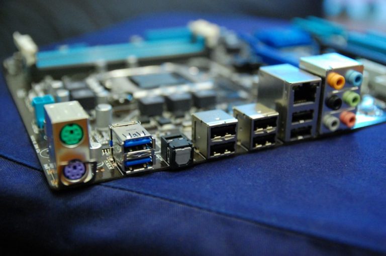 12 Jenis Port Pada Komputer Beserta Kegunaannya