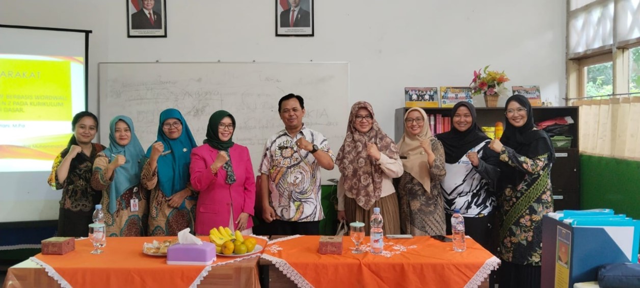 Pelatihan Pengembangan Media Edugame Berbasis Wordwall untuk ...